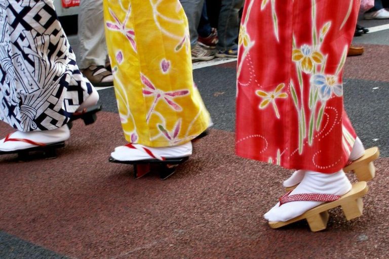 Top 10+ Traditional Japanese Clothing You’ll Want to Wear – Multi ...
